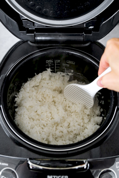How To Cook White Rice and Brown Rice In A Rice Cooker: Easy Step By ...