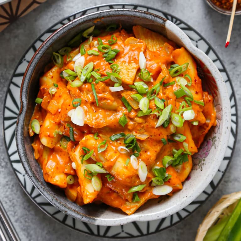 Rose Tteokbokki (Creamy and Spicy Korean Rice Cakes) | Pickled Plum